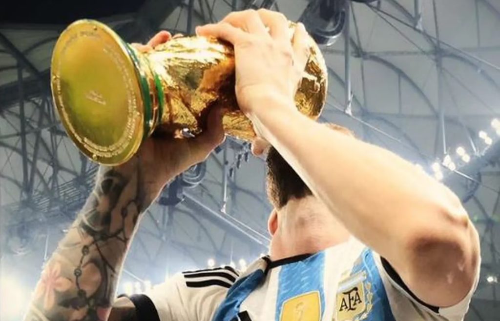 Lionel Messi subió nuevas fotos de los festejos con la Copa del Mundo ...