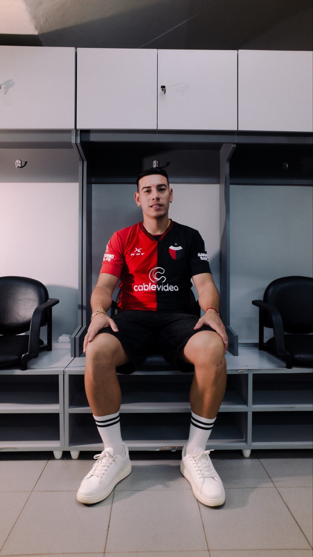 Colón presentó oficialmente a Lucas Cano – Radio Gol